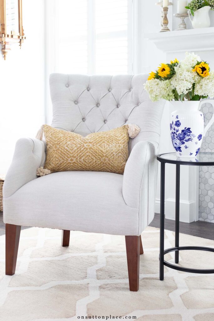 5 Easy Tips for Decorating With Accent Chairs - On Sutton Place