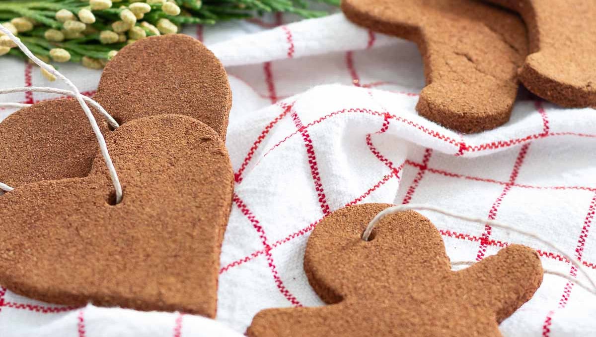 No Bake Cinnamon Applesauce Christmas Ornaments Recipe